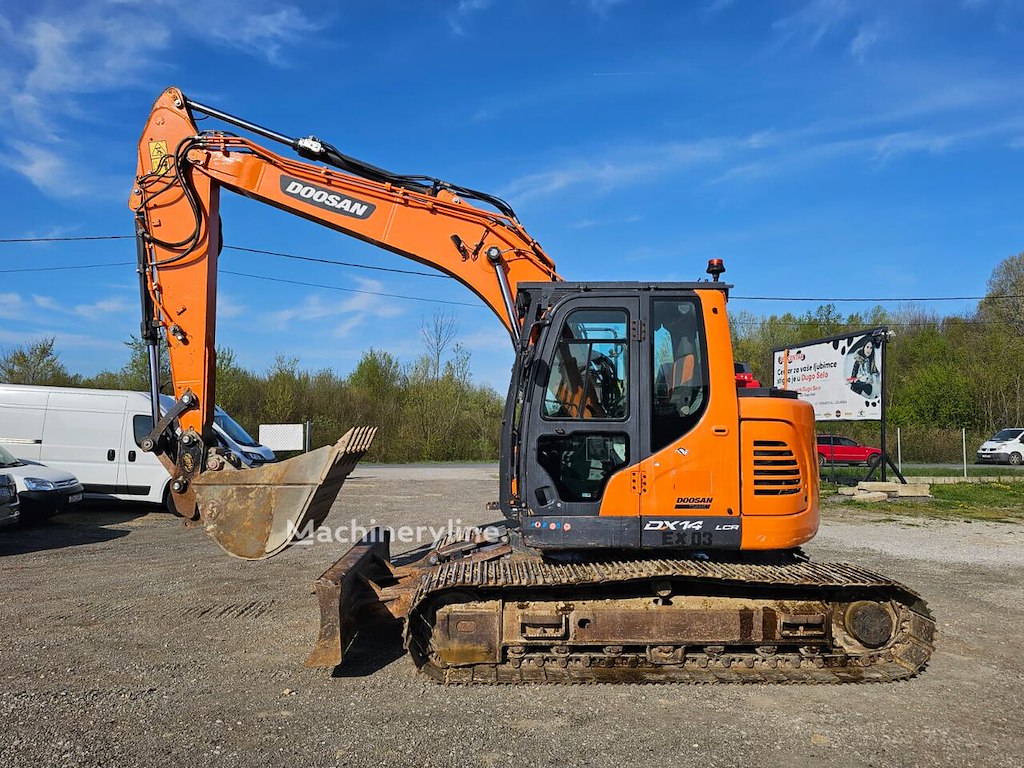 Doosan DX140LCR-5 bager guseničar