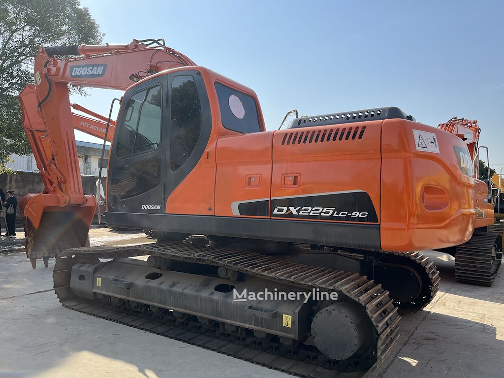 Doosan DX225LC-9C bager guseničar