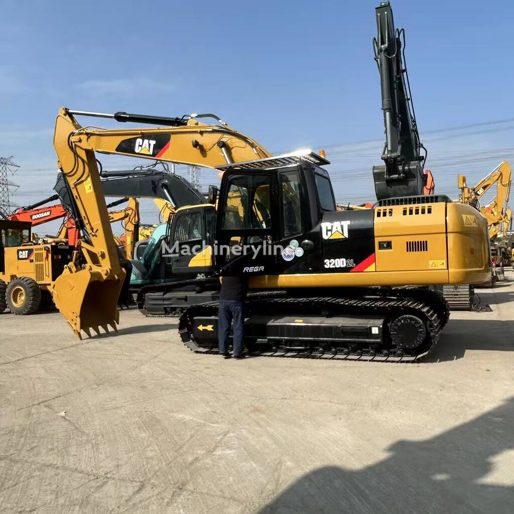 Caterpillar 320D2L bager guseničar