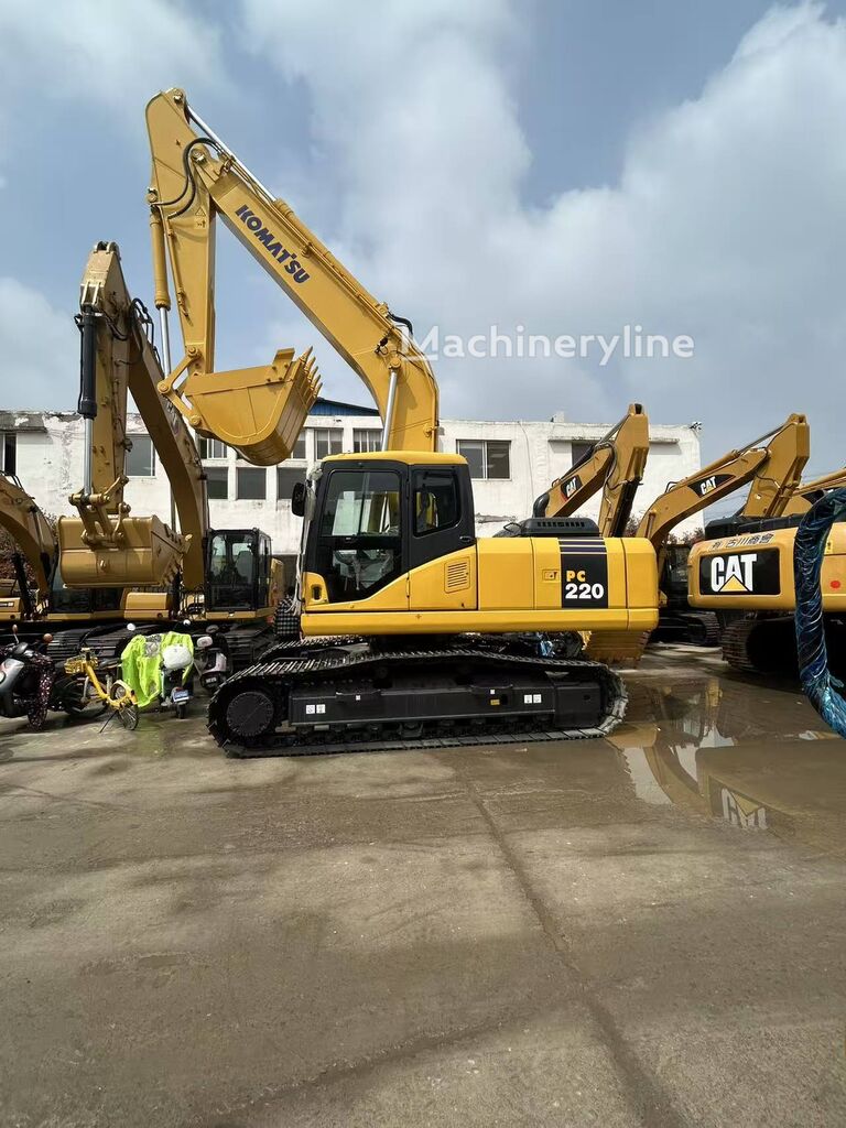 Komatsu PC220-7 bager guseničar