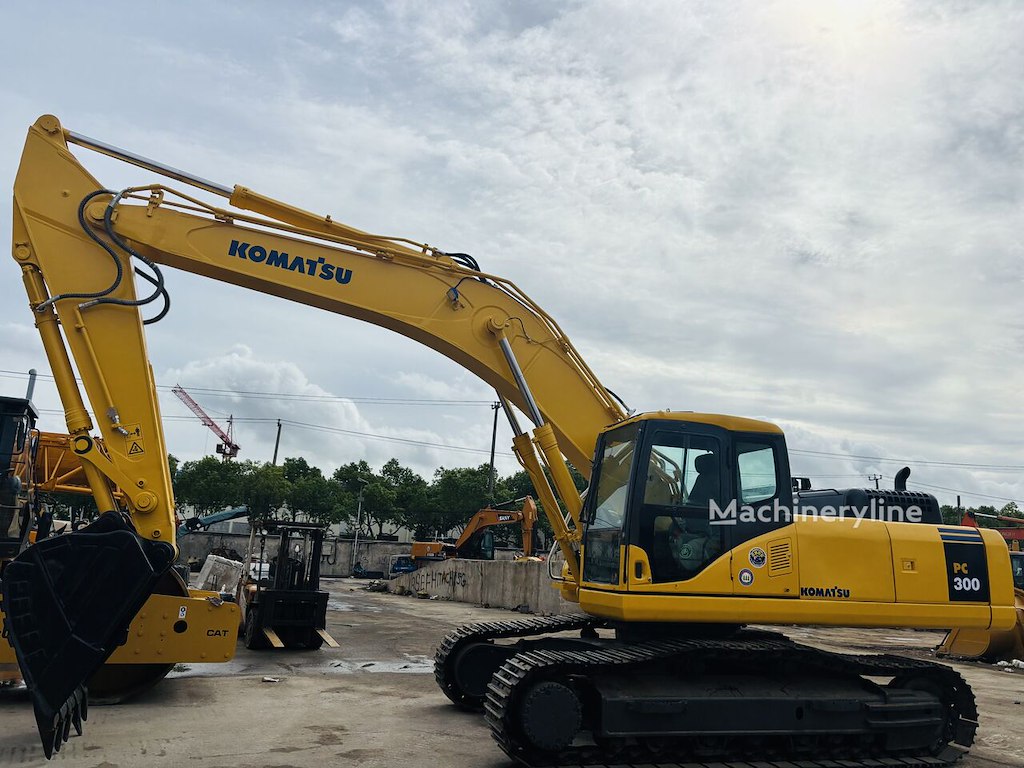 Komatsu PC300 bager guseničar