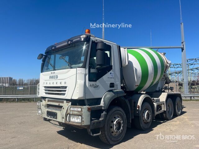 Prodaje se IVECO 450 kamion s mešalicom za beton na aukciji