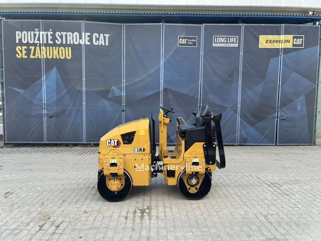 Caterpillar CB1.7 valjak za asfalt