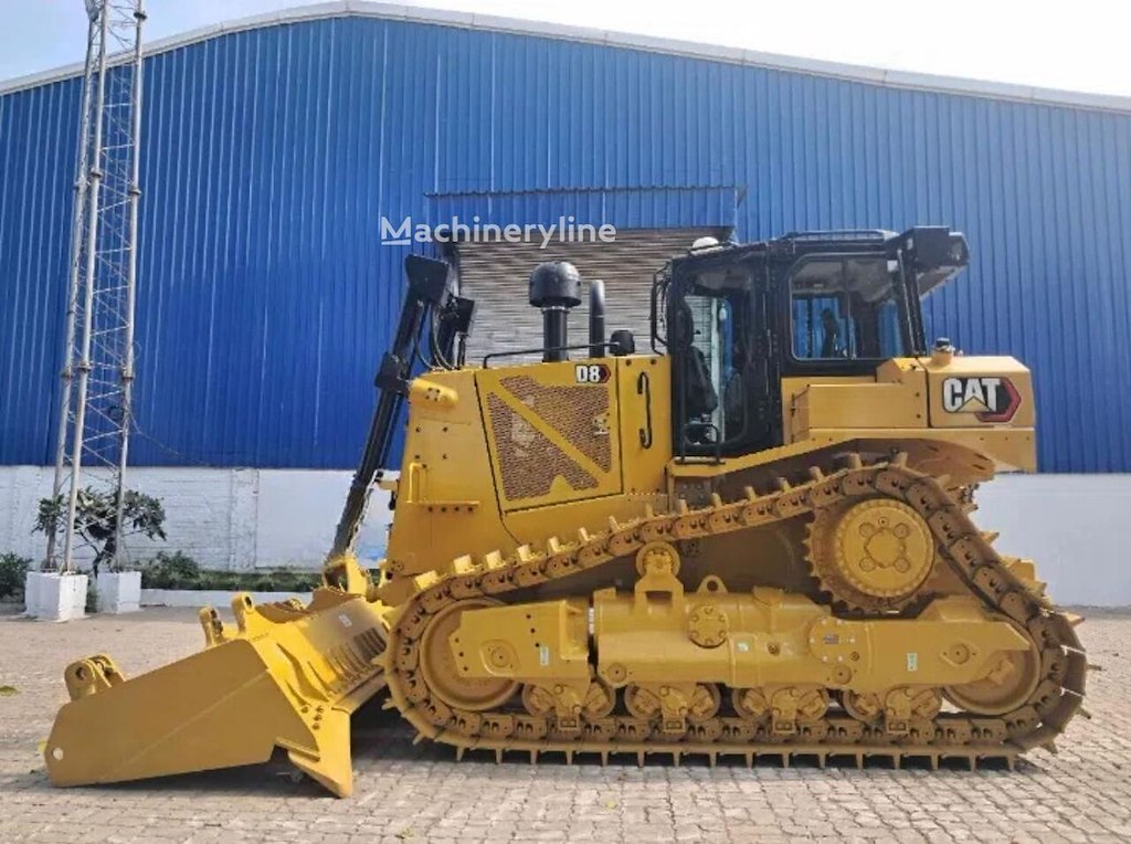 Novi Caterpillar D8 buldožer