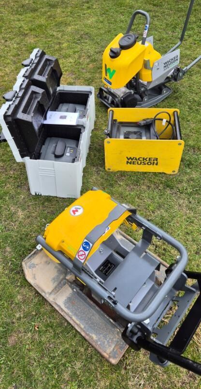 Prodaje se Wacker Neuson APS 1030we/AP1850e vibro ploču na aukciji