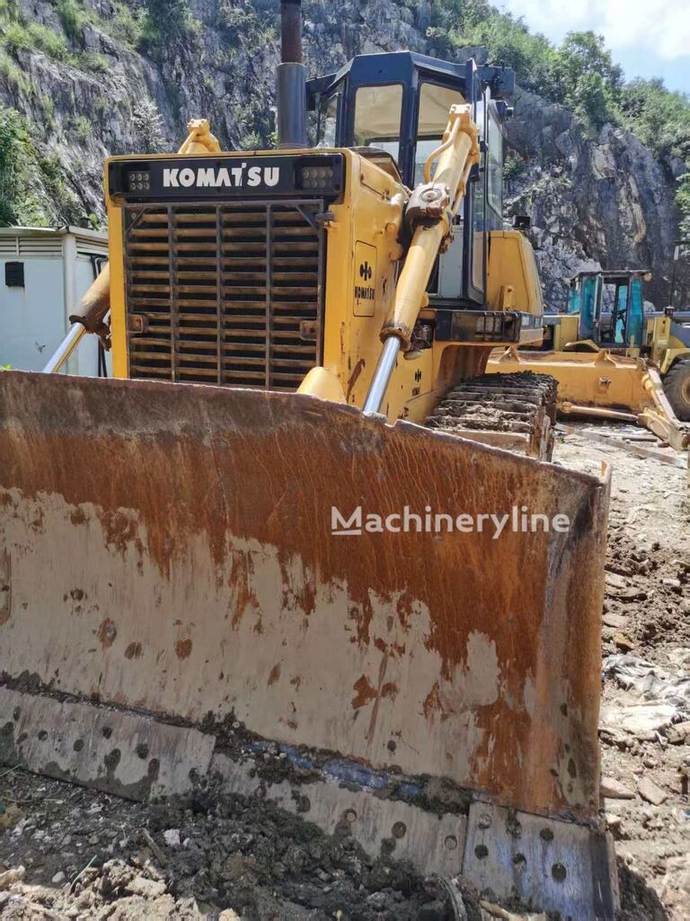 Komatsu D85A-21 buldožer