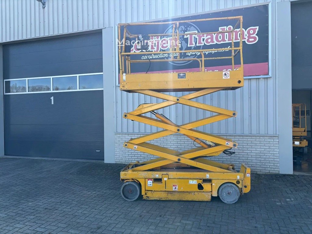 Haulotte Compact 8 , Electric scissorlift, 2011 year!! makazasta platforma
