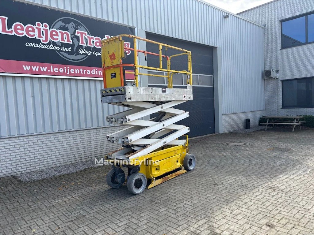 JLG 2030ES Electric scissorlift 2010 year makazasta platforma