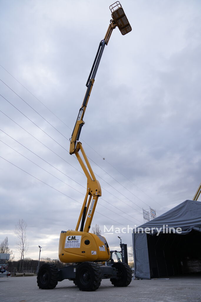 Izdajem Haulotte HA18 hidrauličnu zglobnu platformu