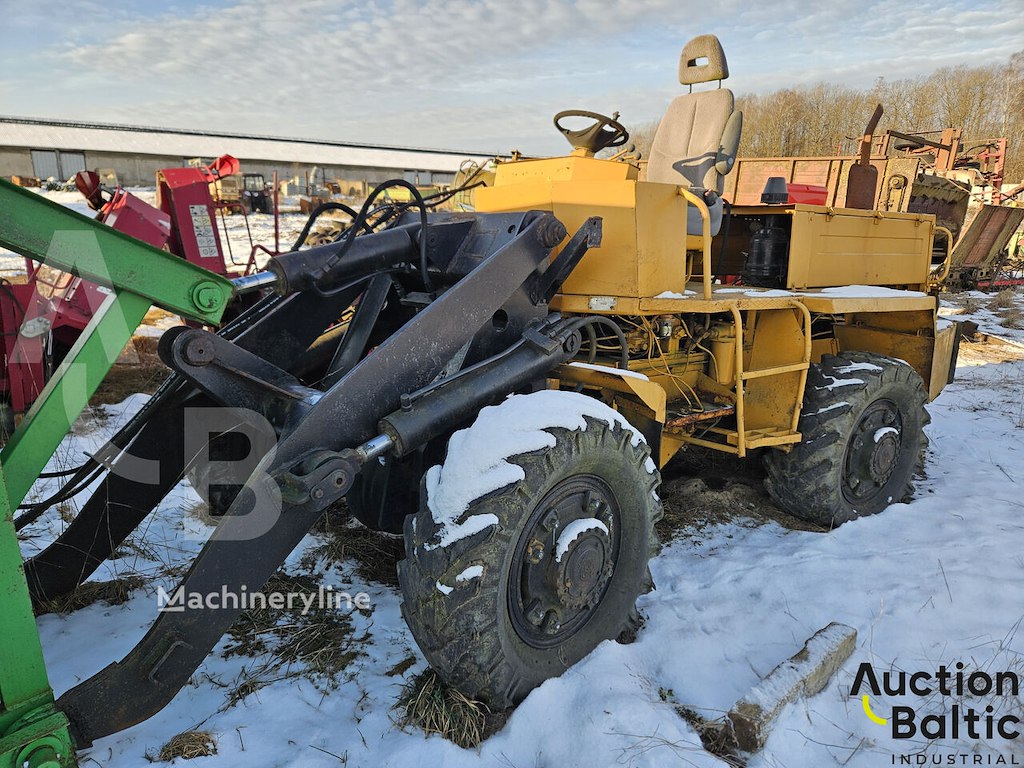 Prodaje se TO-30 prednji utovarivač na aukciji