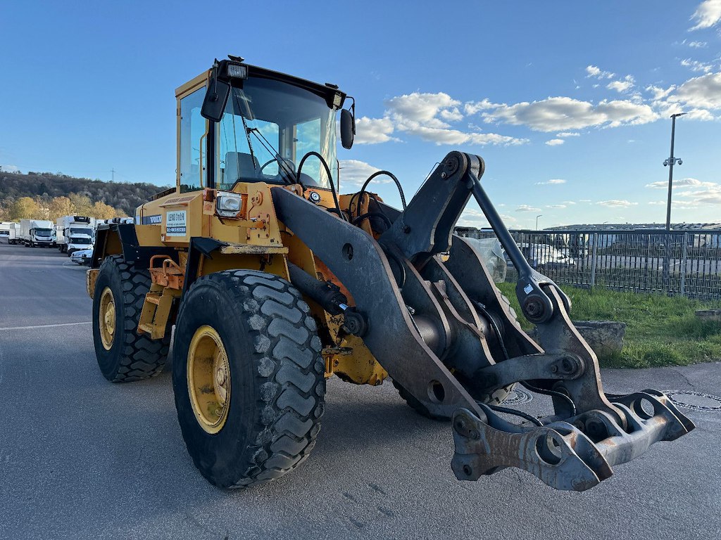 Volvo L 90C prednji utovarivač