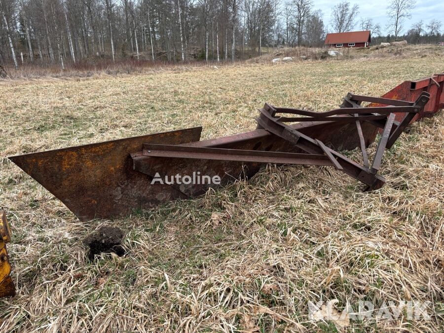 Prodaje se Snöblad Trepunktsfäste 2.70m raonik za sneg na aukciji