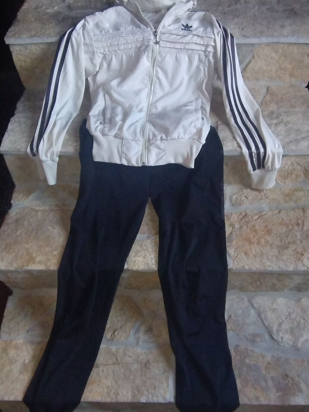 Trenerka Mokra likra Vel L Adidas malo nošena komplet. Jakna boja