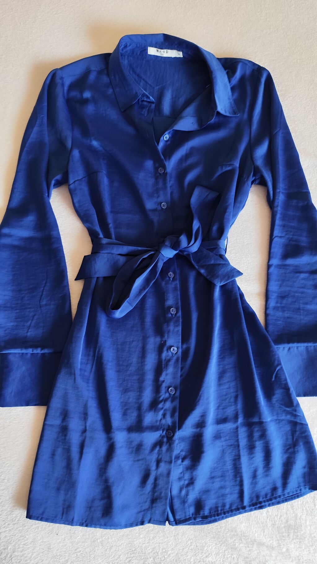 NA-KD košulja-haljina, model “Satin Shirt Mini Dress” - Boja