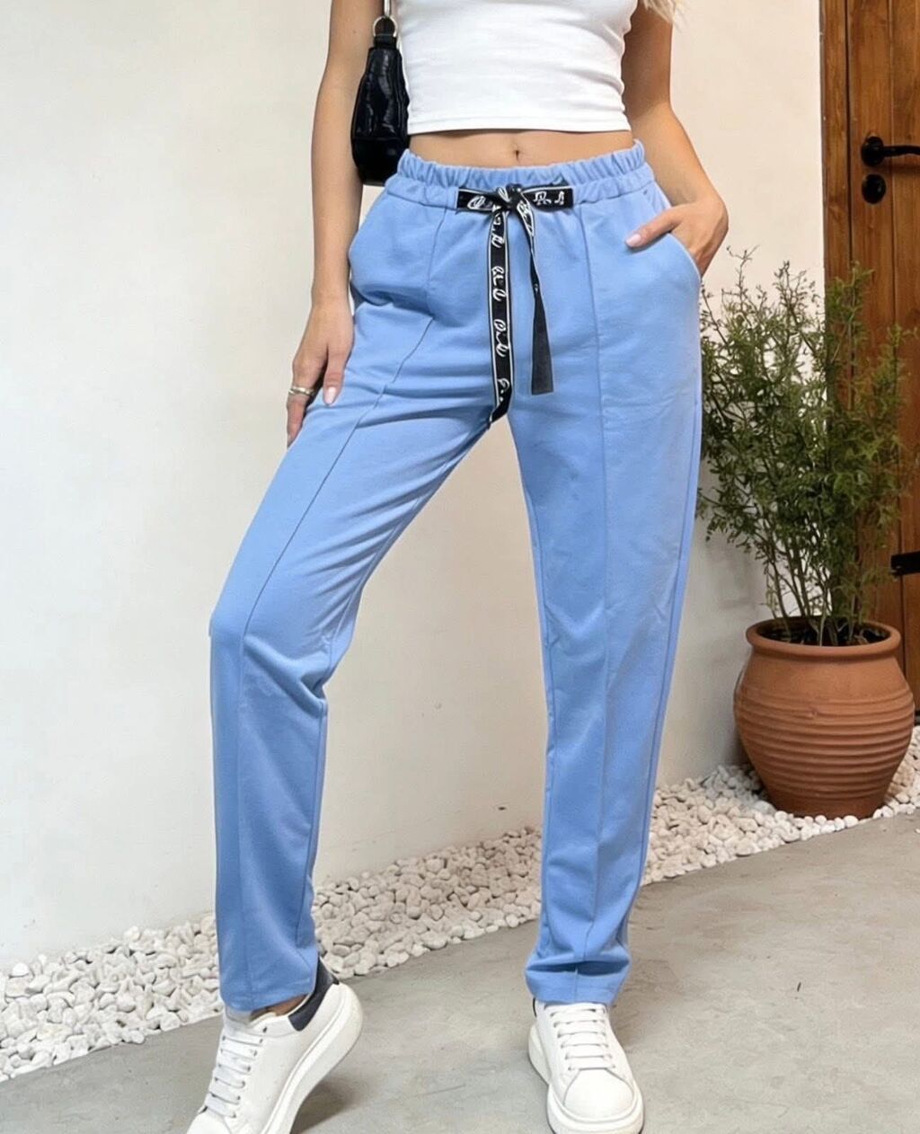 04. Pantalone 2.600 dinara A