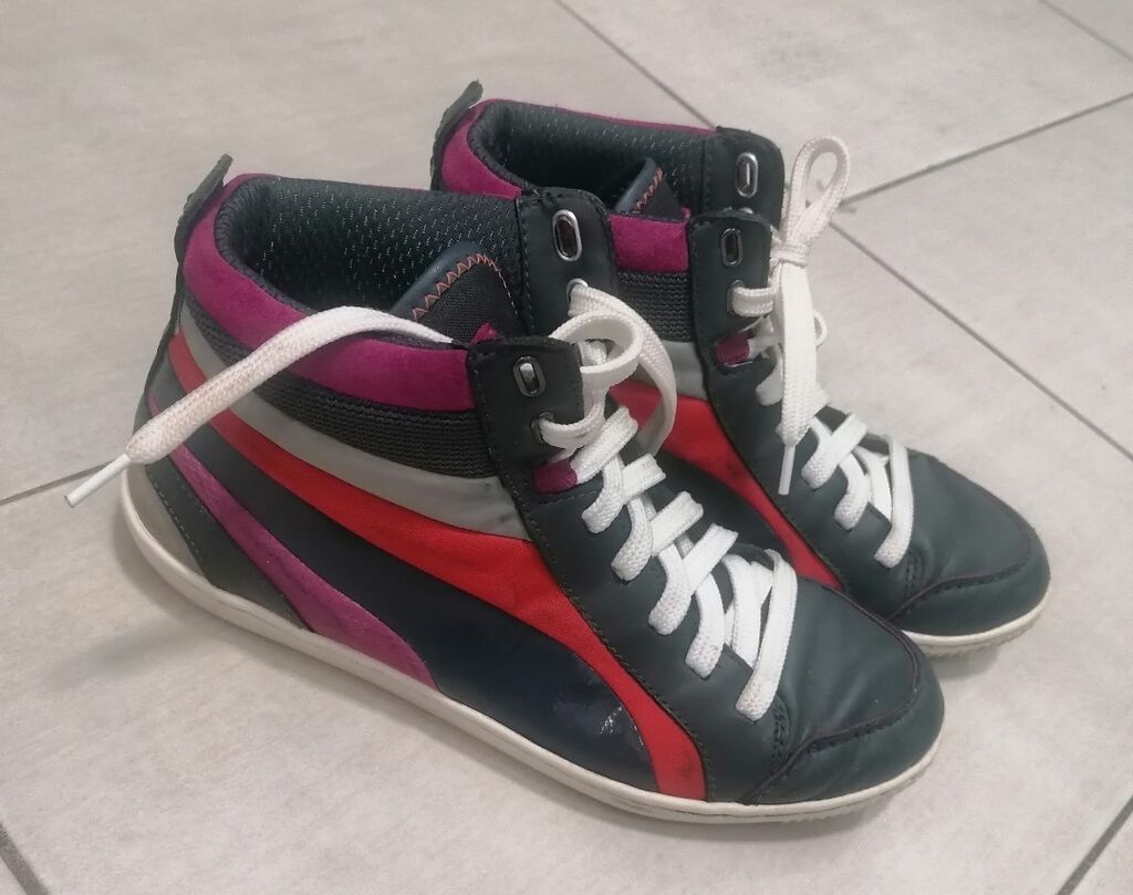 PUMA PATIKE JAKO DOBRO OČUVANE. Br 38. Gazište 24,5 cm