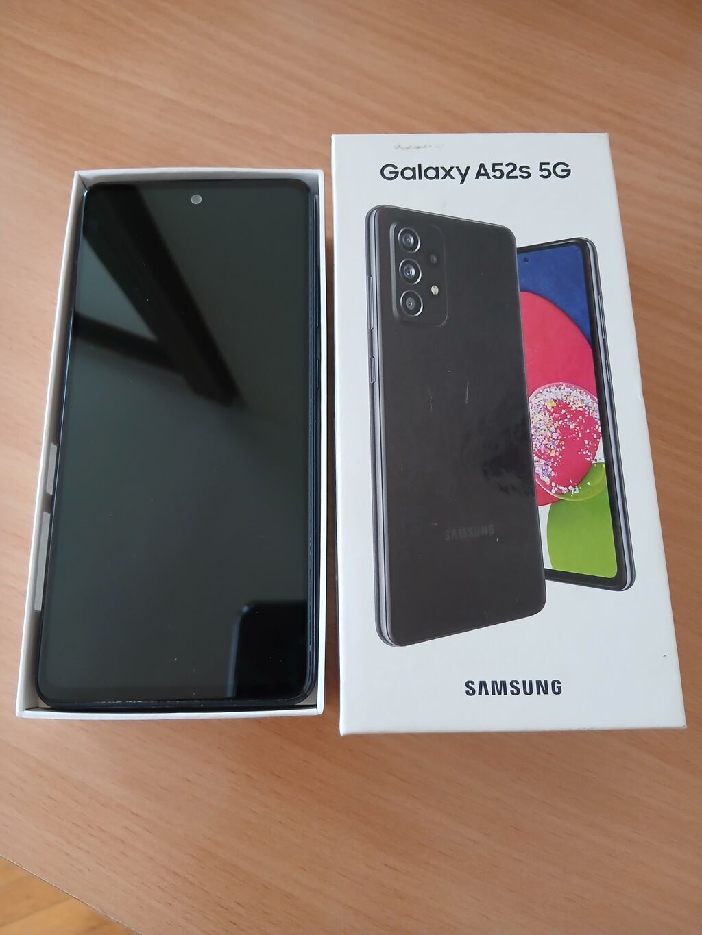 Samsung Galaxy A52s 5G – crni - Ekran: 6.5" Super AMOLED, 120 Hz