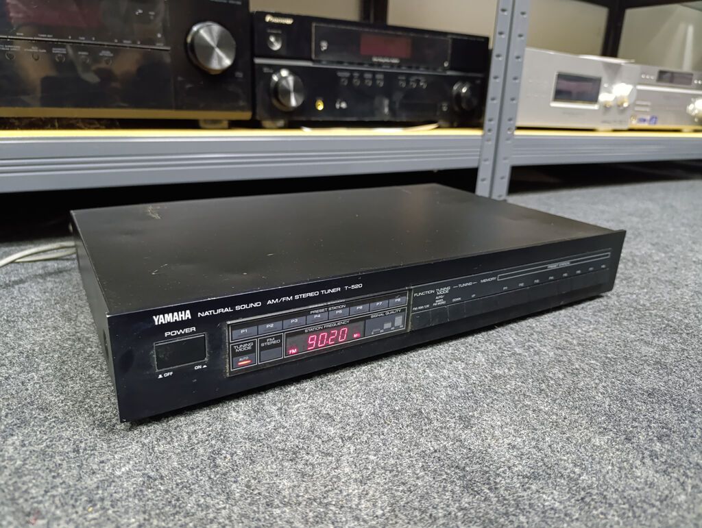 Yamaha T-520 retro tjuner AM/FM Stereo Tuner (1984-86) uredjaj