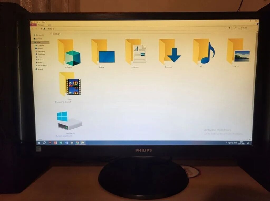 Philips LED 223V monitor od 21.5", u potpunosti ispravan, bez