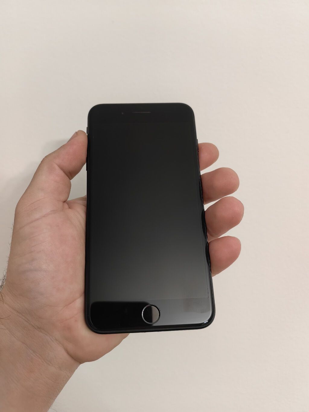 Iphone 7 plus sa 256 gb memorije, otključan za sve mreže. Telefon je