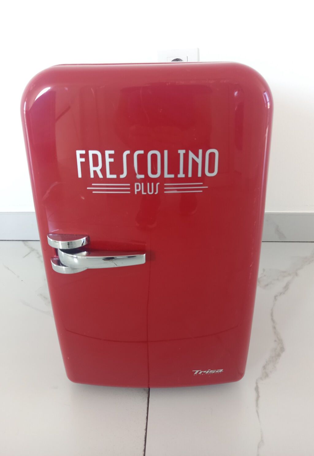Mini frizider Frescolino 3 Ispravan mini frizider poznatog svetskog
