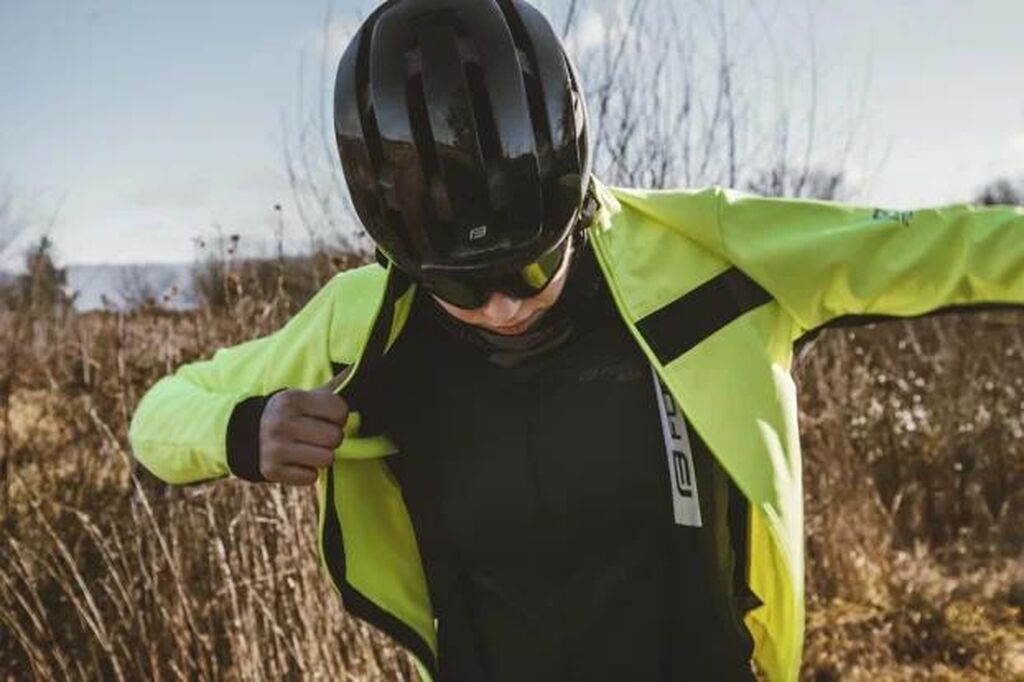 JAKNA FORCE FROST SOFTSHELL ZIMSKA, FLUO-CRNA | Jakna je dizajnirana