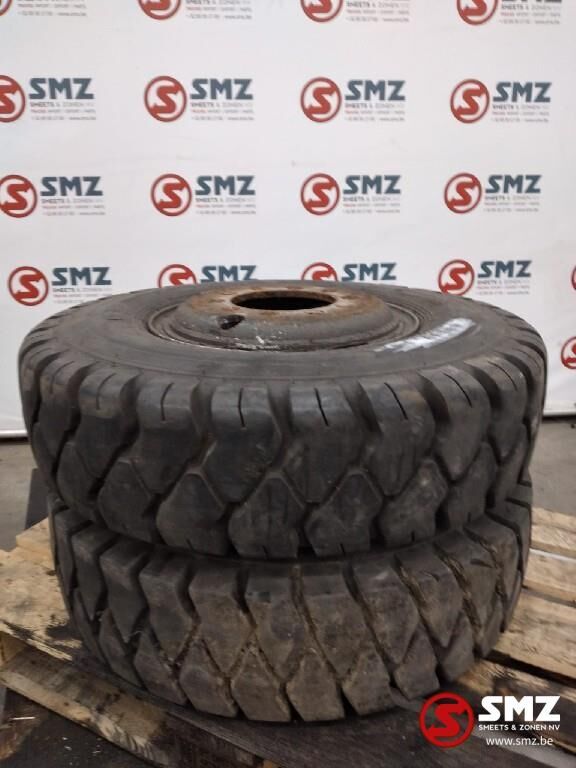 Dunlop Occ industrieband Dunlop 8.25-15 univerzalna guma