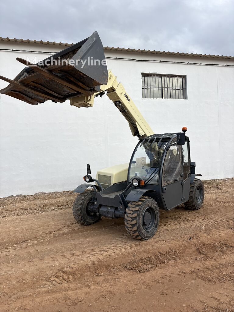 Terex TeleLift teleskopski utovarivač