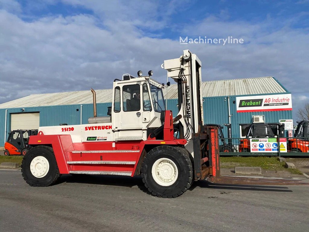 Svetruck 25 120 45 teški viljuškar