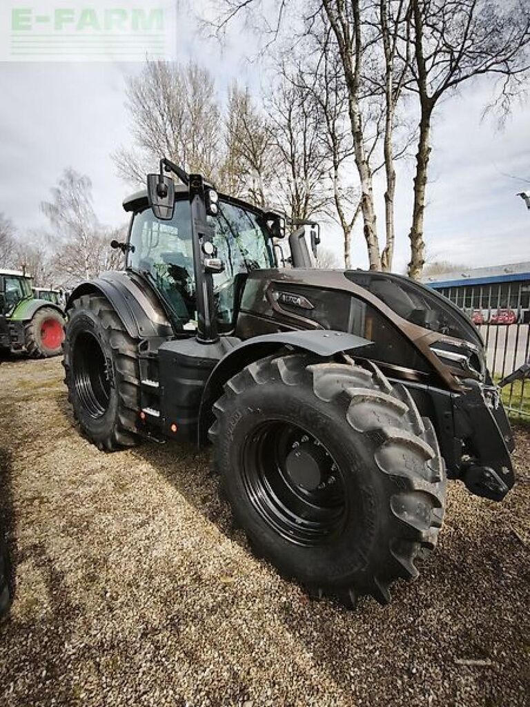 Valtra q265 traktor točkaš