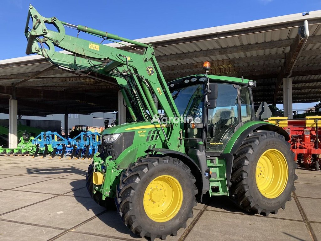 John Deere 6110R traktor točkaš
