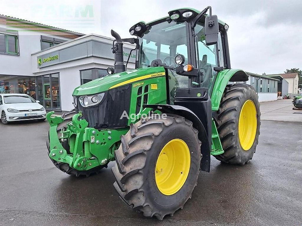 John Deere 6090m traktor točkaš