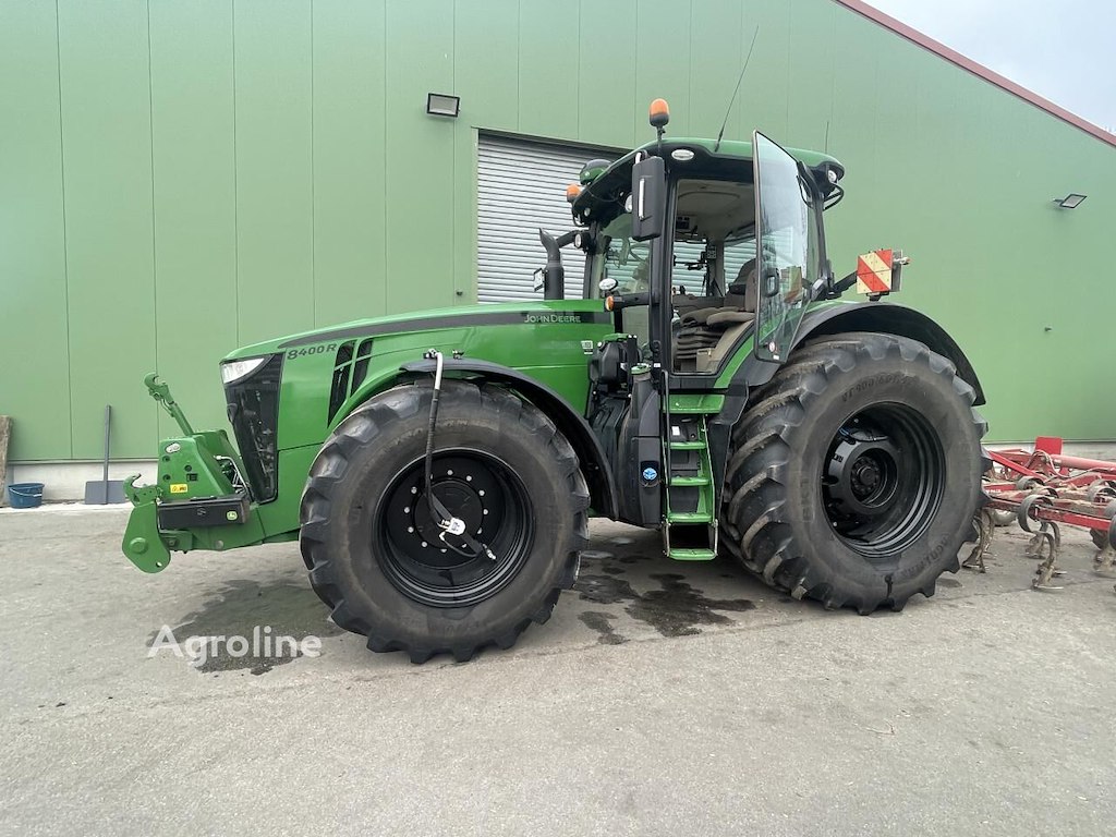 John Deere 8400 R e23 traktor točkaš