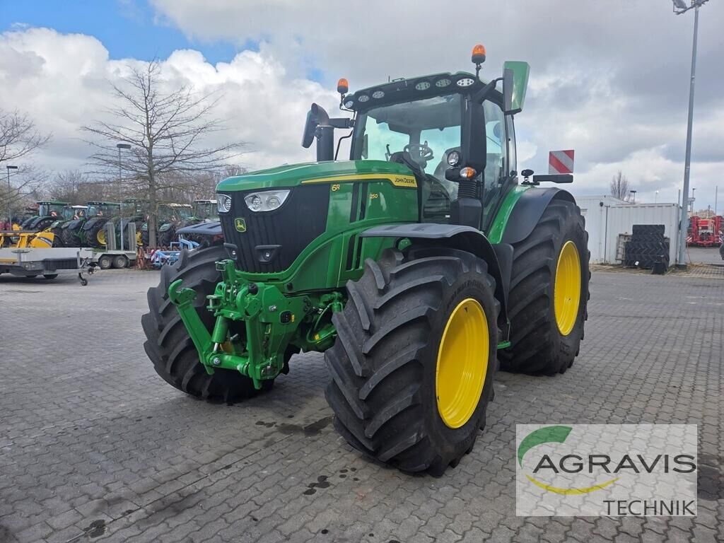 John Deere 6R 250 traktor točkaš