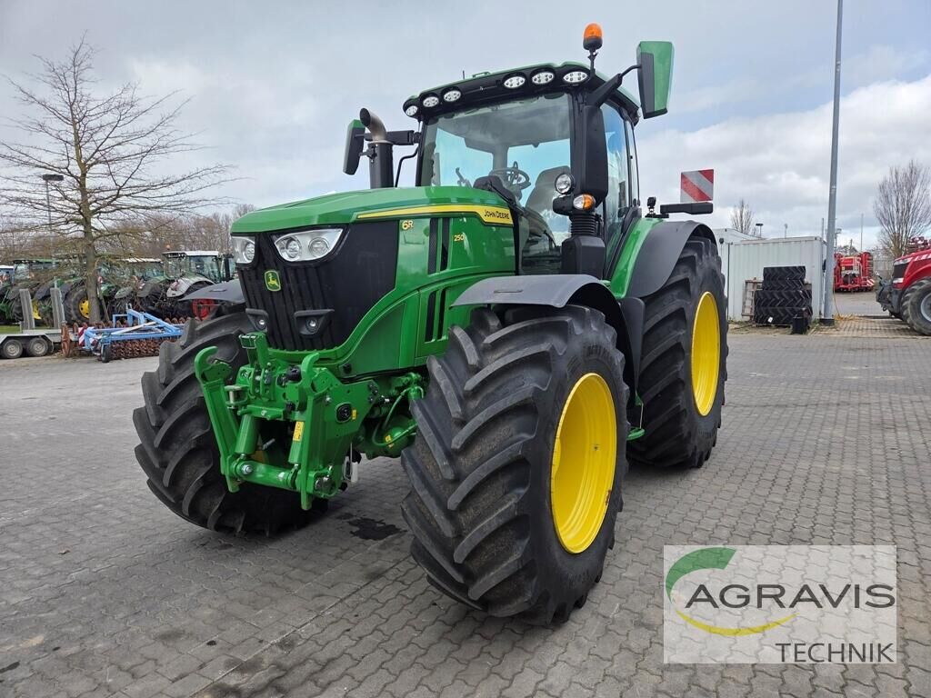 John Deere 6R 250 traktor točkaš