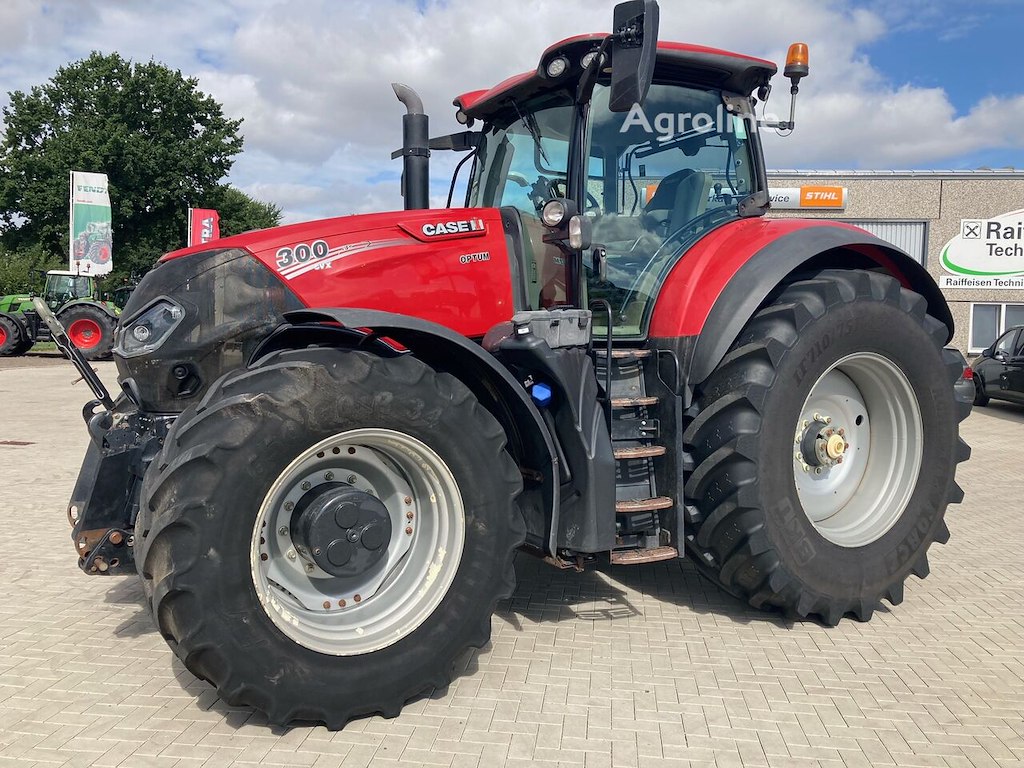 Case IH Optum 300 CVX traktor točkaš