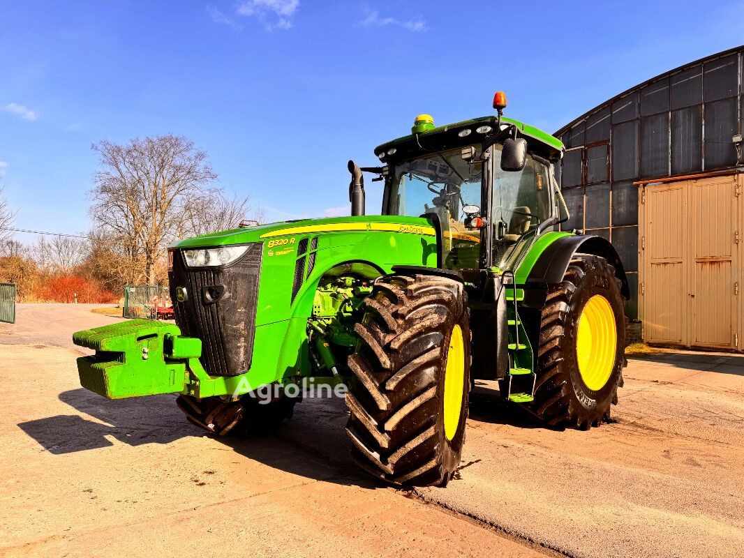 John Deere 8320 R traktor točkaš