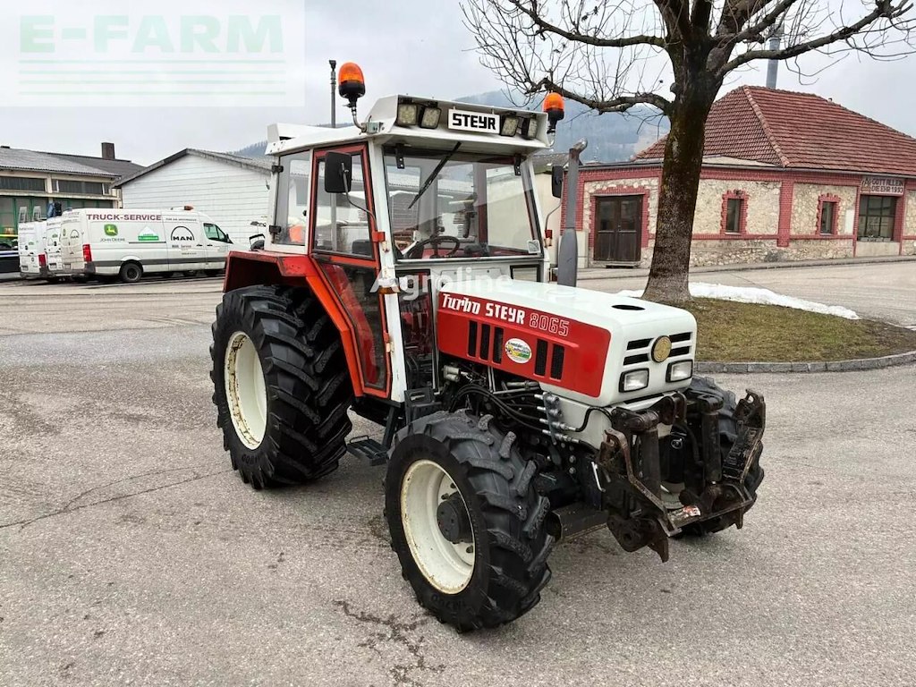 Steyr 8065 a t traktor točkaš