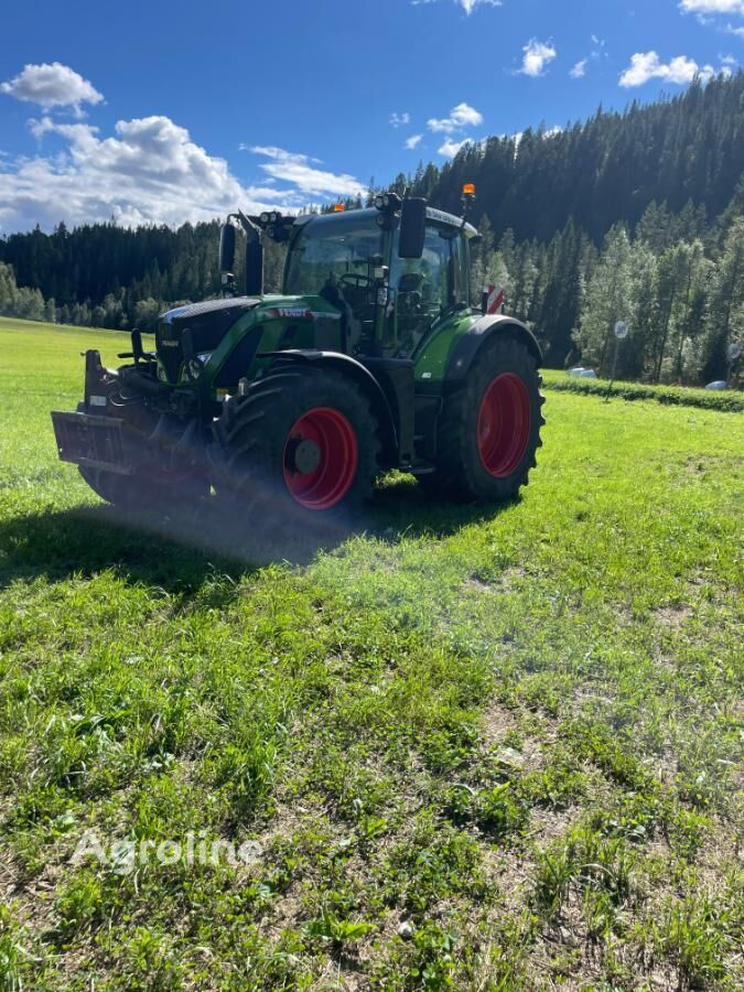 Prodaje se Fendt 720 Vario Traktor - 900 timer - frontlaster traktor točkaš na aukciji