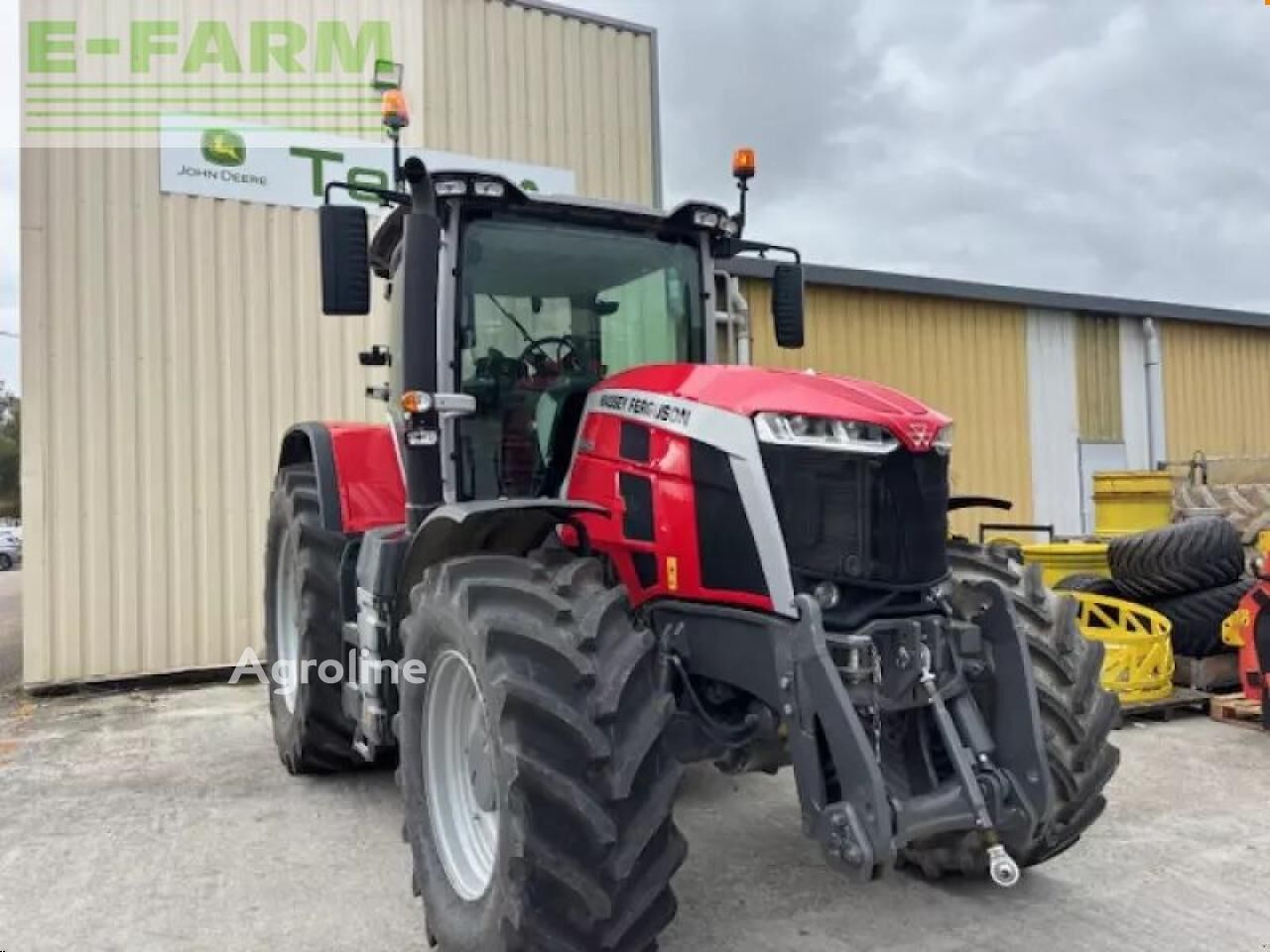 Massey Ferguson 8s.205 traktor točkaš