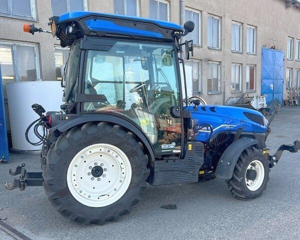 New Holland T4.100 N vinogradarski traktor