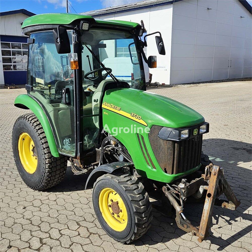 Prodaje se John Deere 3720 vinogradarski traktor na aukciji