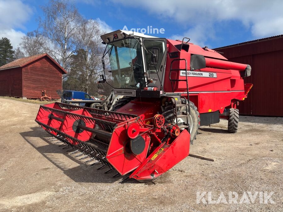 Prodaje se Massey Ferguson 28 kombajn za žito na aukciji