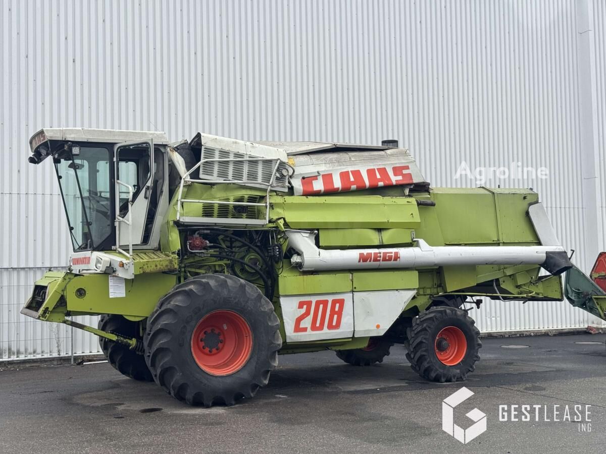 Claas MEGA 208 kombajn za žito nakon udesa