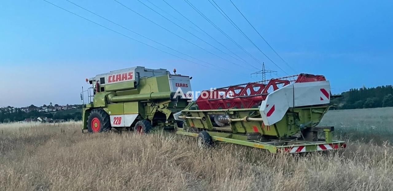 Claas Commandor 228 kombajn za žito