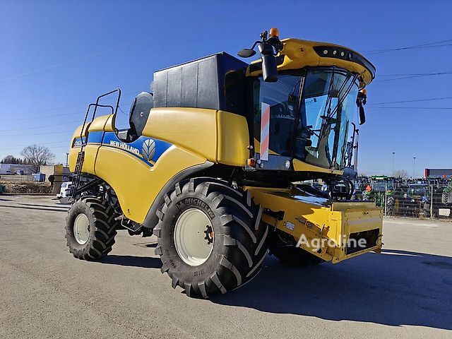 New Holland CX6.80 kombajn za žito