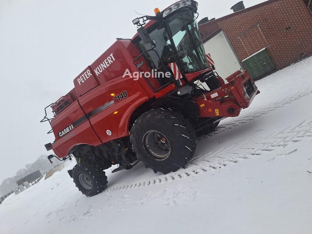 Case IH 7140 Axiail Flow kombajn za žito