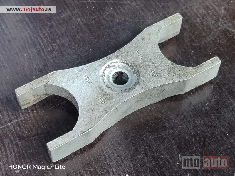 Pasat b7 nosač dizne Originalni delovi Moguca ugradnja delova Alfa Romeo 147-156-166-159-GT-MiTo-Giulietta Fiat bravo 2 - croma -grande punto -multipla 2 -punto 3 -stilo-idea Freemont Panda 3 500L...