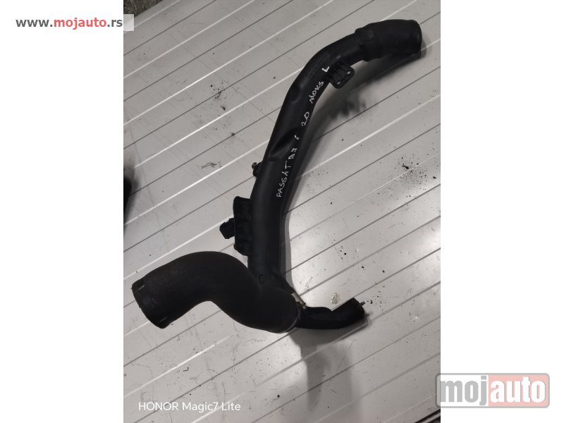 Pasat b7 2.0 TDI 140 KS levo crevo interkulera Originalni delovi Moguca ugradnja delova Alfa Romeo 147-156-166-159-GT-MiTo-Giulietta Fiat bravo 2 - croma -grande punto -multipla 2 -punto 3 -stilo-...