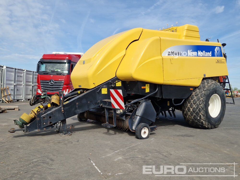 Prodaje se New Holland BB9090 balirku za četvrtaste bale na aukciji